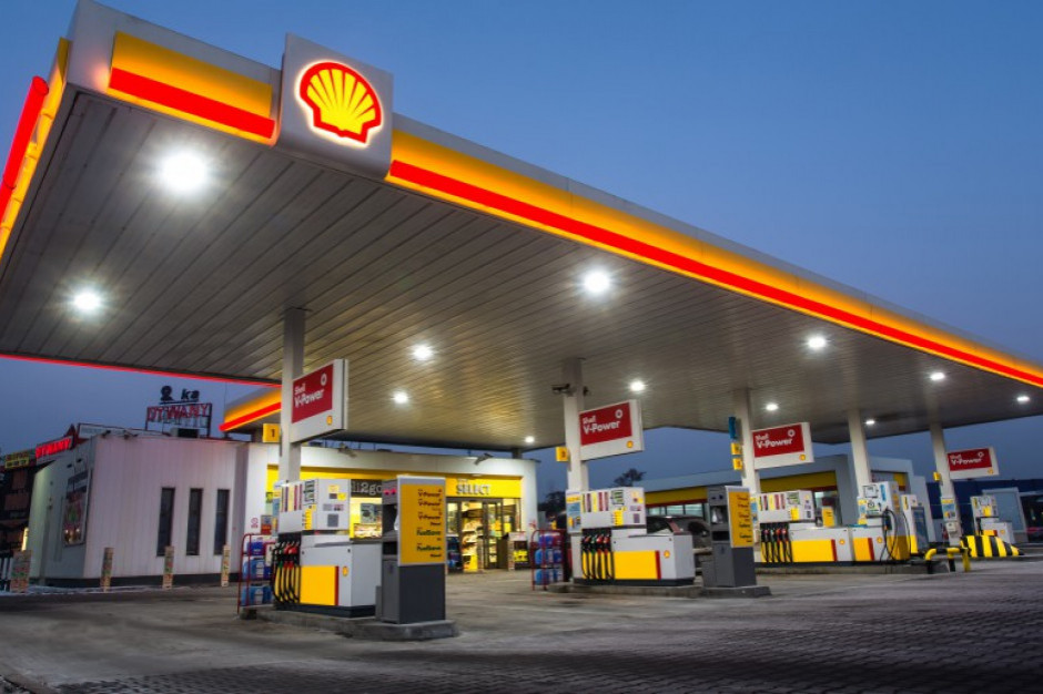 Chcesz tankować taniej? W wakacje promocje na tych stacjach