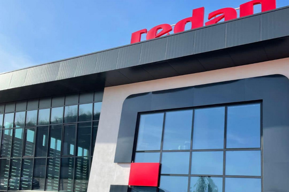 Redan poprawia wyniki i stawia na logistykę