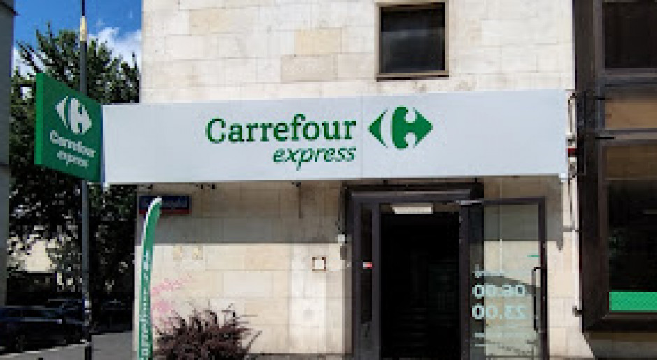 Carrefour Express ze sklepem franczyzowym w śródmiejskiej lokalizacji