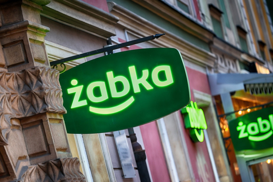 Żabka w Polsce od 26 lat. Jak rozwijała się największa sieć convenience
