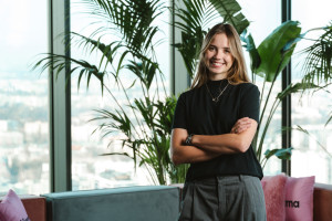 Sara James w kampanii Rossmann