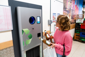 Kiedyś lody Ekipy, dziś Wojanki. Nowy hit sklepów budzi kontrowersje i ...