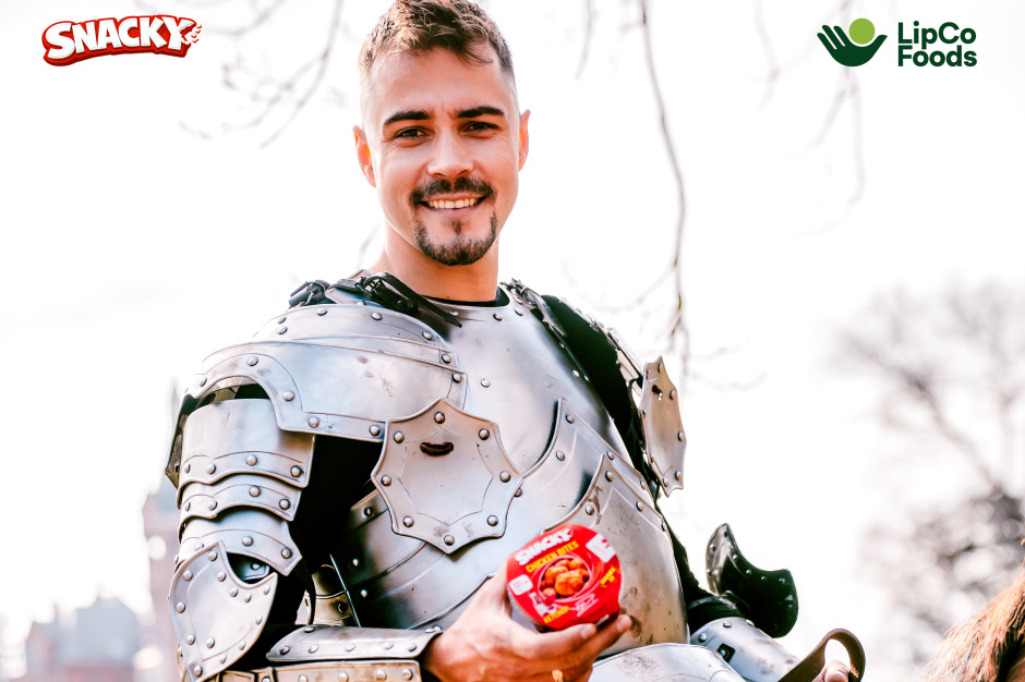 reZi wchodzi ze swoim produktem do Żabki